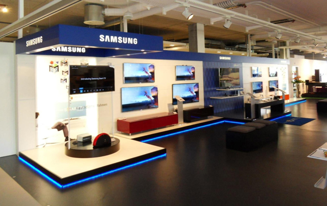 Samsung Electronics Visual Display In-Store Display - Graphis Portfolio